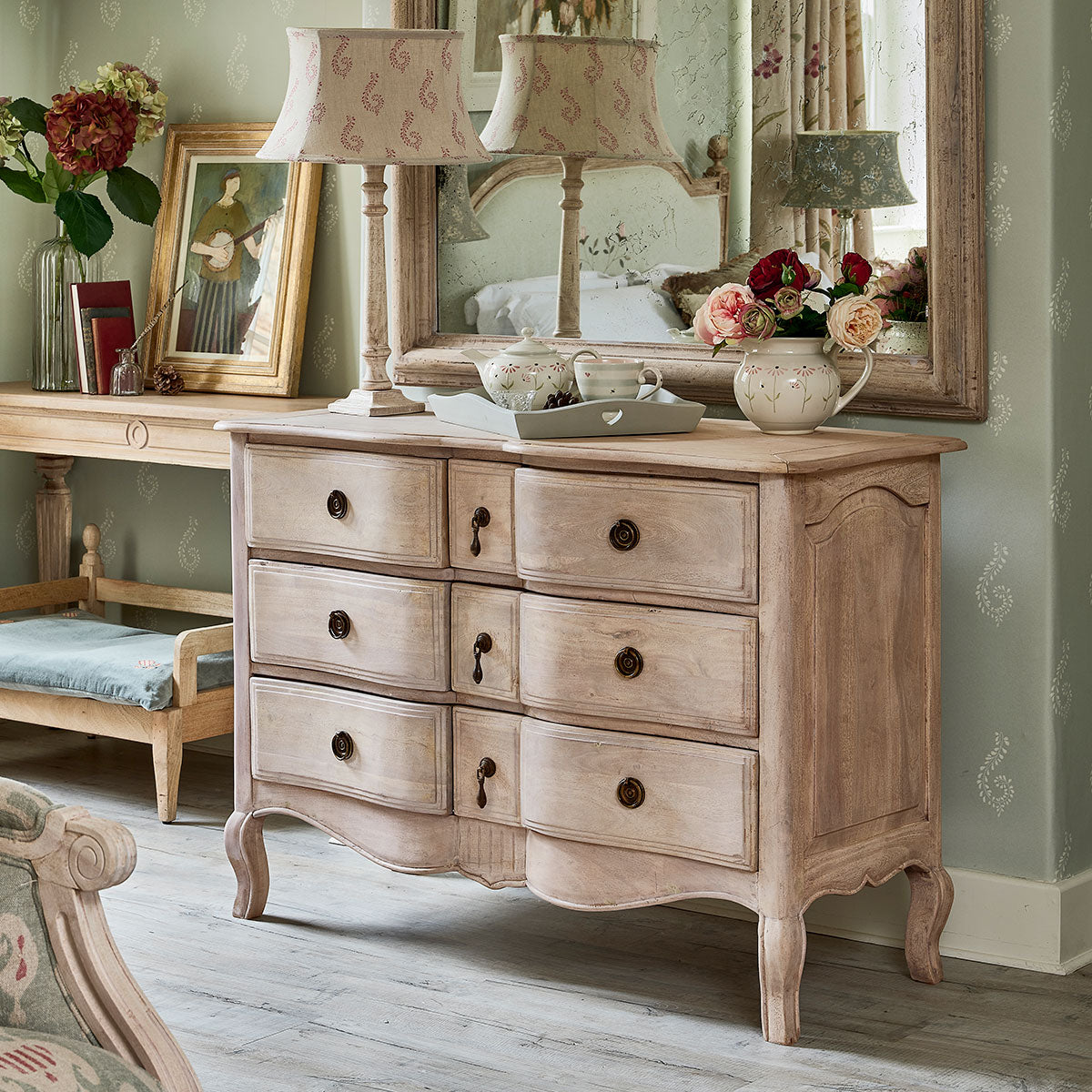 Country style chest of drawers store